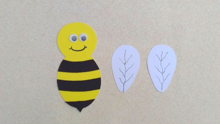 Easy Flying Honey Bee Craft (with Moving Wings)