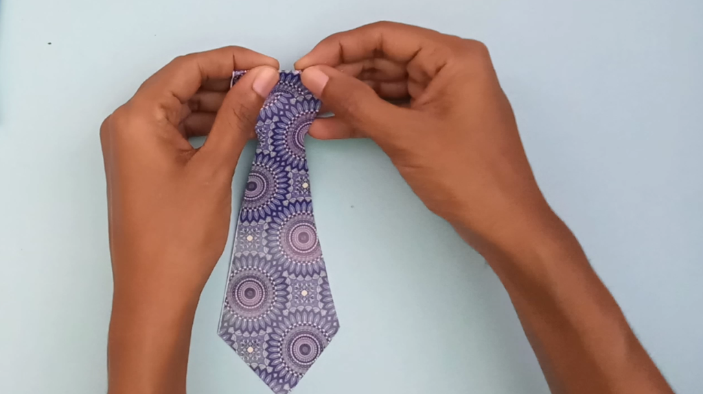 Easy "Tie" Fathers Day Card Craft (for Kids)
