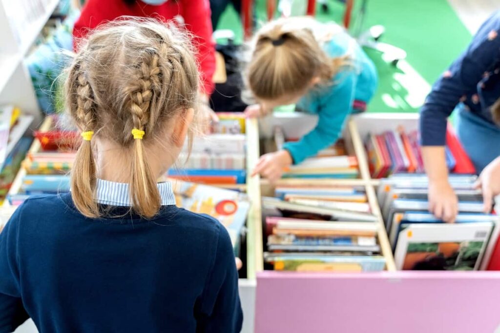 How to Teach Kids to Read: An Easy Step-by-Step Guide